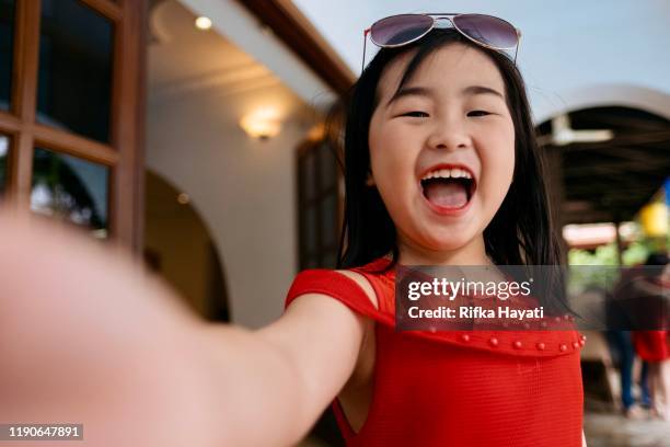 Small Asian Girls Photos Et Images De Collection Getty Images