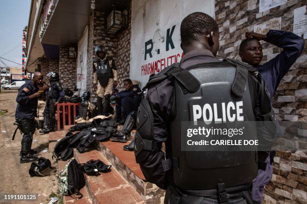 691 Liberian Police Stock Photos, High-Res Pictures, and Images - Getty ... 691 Liberian Police Stock Photos, High-Res Pictures, and Images - Getty ...