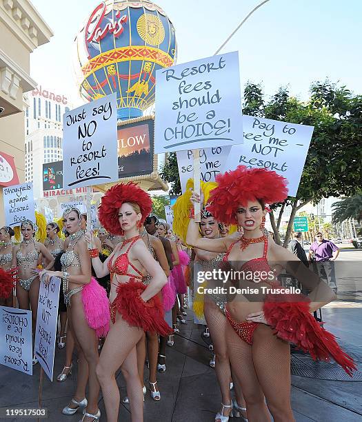 15 Showgirls From Caesars Entertainment Jubilee March Against Resort ... 15 Showgirls From Caesars Entertainment Jubilee March Against Resort ...
