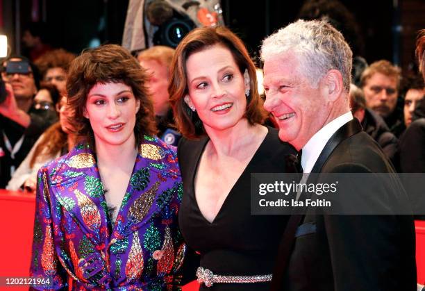 92 Sigourney Weaver And Charlotte Simpson Stock Photos, High-Res ... 92 Sigourney Weaver And Charlotte Simpson Stock Photos, High-Res ...