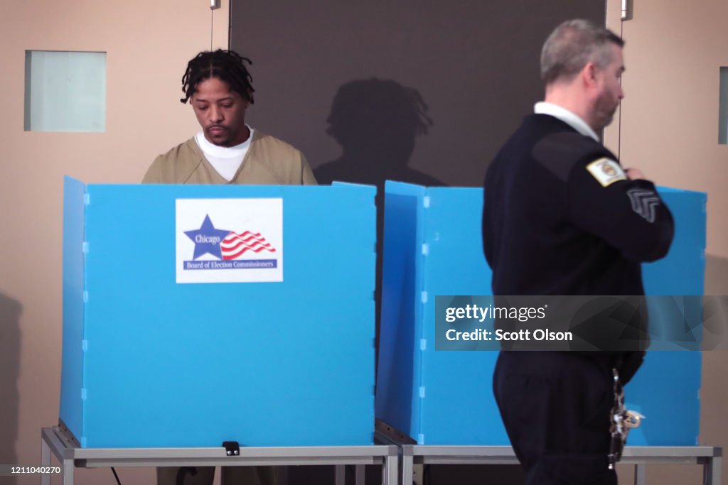 An Inmate At The Cook County Jail Votes In The Illinois Primary News Photo Getty Images
