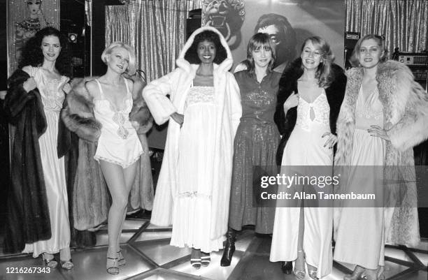932 Candy Clark Photos And High Res Pictures Getty Images