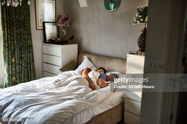 Couples Spooning Stock Fotos Und Bilder Getty Images