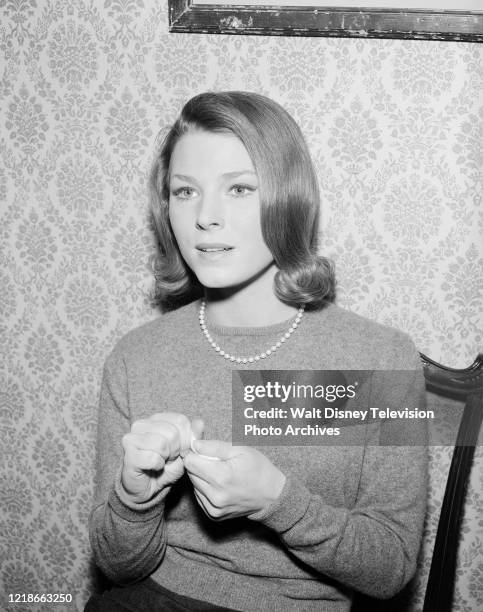 Mariette Hartley Photos Photos And Premium High Res Pictures Getty Images