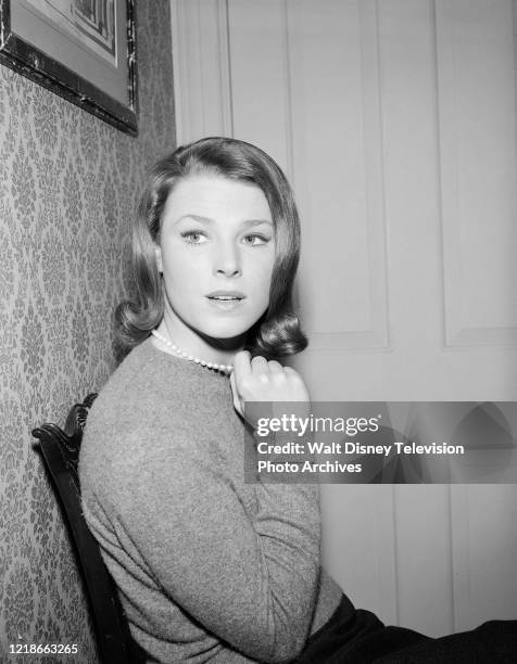 Mariette Hartley Photos Photos And Premium High Res Pictures Getty Images