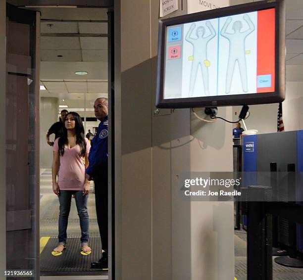 Demonstrates New Automated Target Recognition Airport Screening ... Demonstrates New Automated Target Recognition Airport Screening ...
