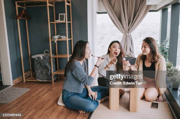 Sisters Sharing Room Photos And Premium High Res Pictures Getty Images