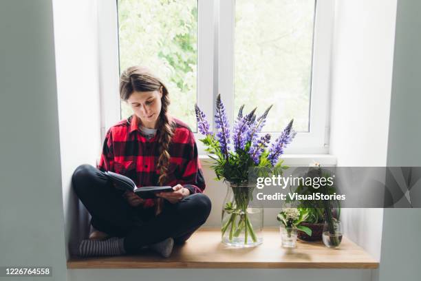 Smelling Books Photos And Premium High Res Pictures Getty Images
