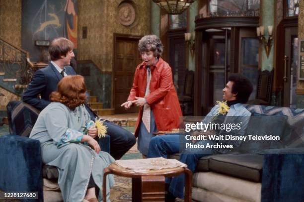 Hot L Baltimore James Cromwell Photos And Premium High Res Pictures