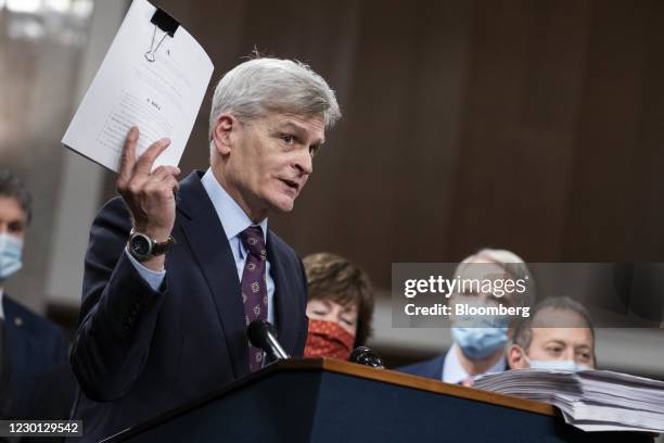 Sen Bill Cassidy Photos And Premium High Res Pictures Getty Images