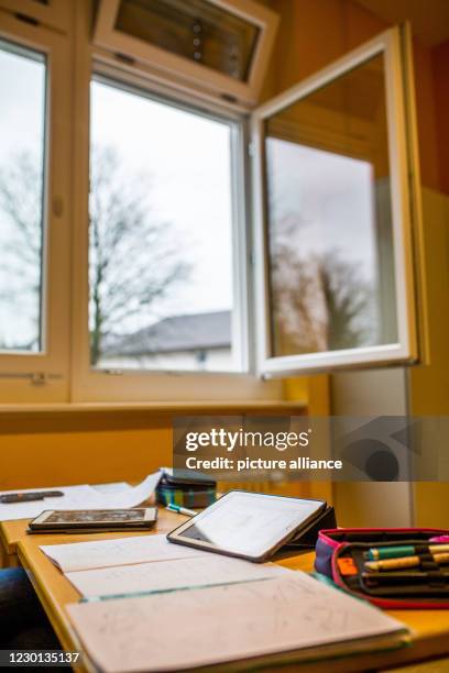 Open Window School Photos and Premium High Res Pictures - Getty Images Open Window School Photos and Premium High Res Pictures - Getty Images