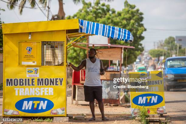 Mobile Payment Africa Photos And Premium High Res Pictures Getty Images