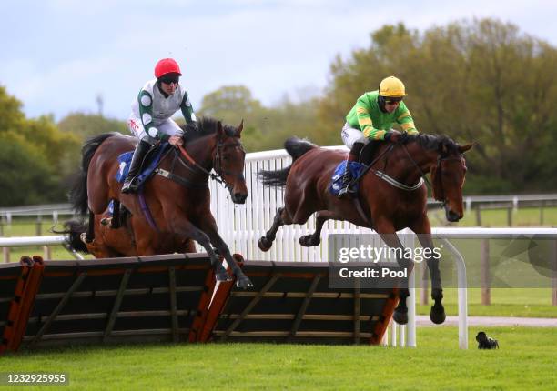 Stratford Racecourse Photos And Premium High Res Pictures Getty Images