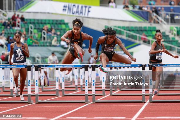 Usc Lady Trojans Photos And Premium High Res Pictures Getty Images
