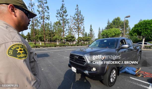 Los Angeles Deputy Photos And Premium High Res Pictures Getty Images