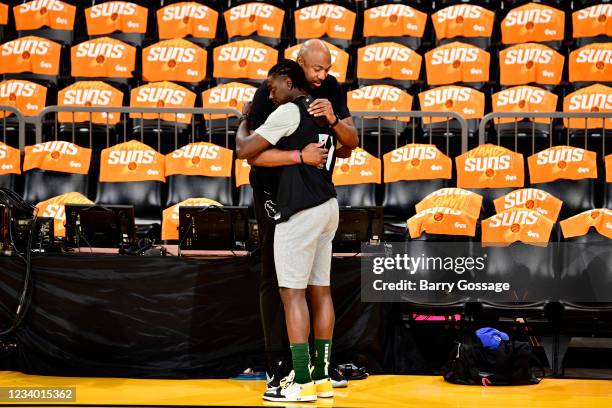 Coach Vin Baker Photos And Premium High Res Pictures Getty Images