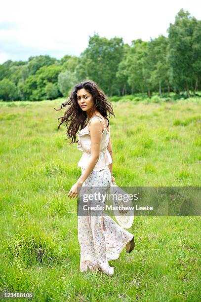 Woman Walking Away Looking Back Photos And Premium High Res Pictures Getty Images