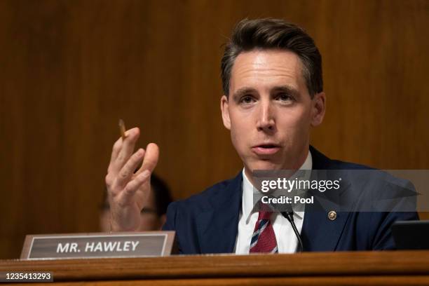 Josh Hawley Photos and Premium High Res Pictures - Getty Images Josh Hawley Photos and Premium High Res Pictures - Getty Images