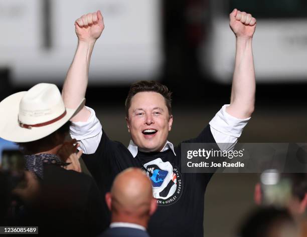 Elon Musk Spacex Photos And Premium High Res Pictures Getty Images