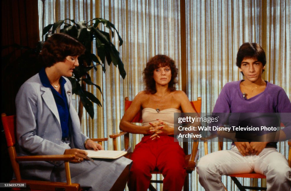 Erin Moran Scott Baio Being Interviewed On The Abc Tv Special News