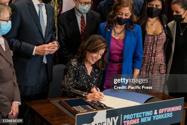 Governor Signing Bill Photos And Premium High Res Pictures Getty Images