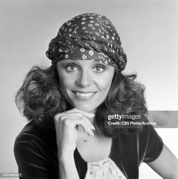 Valerie Harper Photo Shoot Photos And Premium High Res Pictures Getty Images