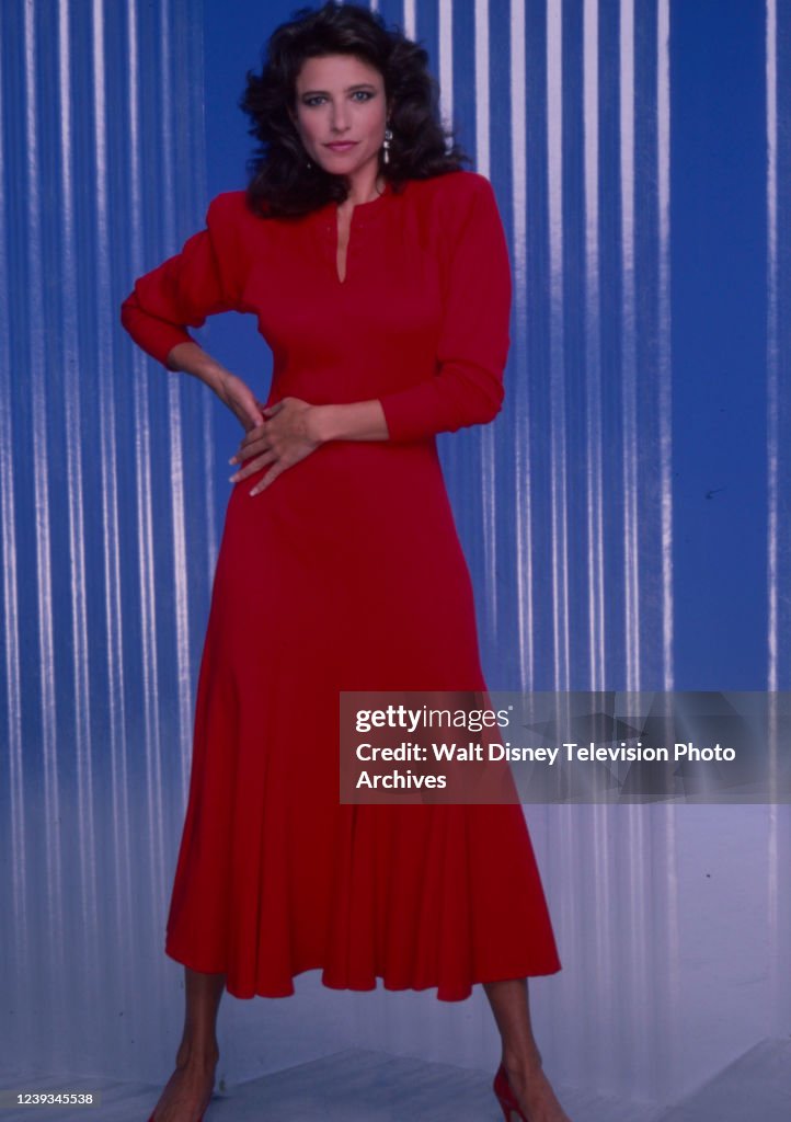 Mimi Rogers Promotional Photo For The Abc Tv Series Paper Dolls News