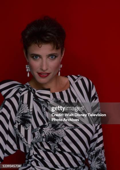 Mimi Rogers Promotional Photo For The Abc Tv Series Paper Dolls News