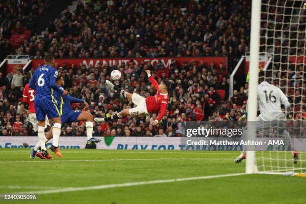 Ronaldo Bicycle Kick Photos And Premium High Res Pictures Getty Images