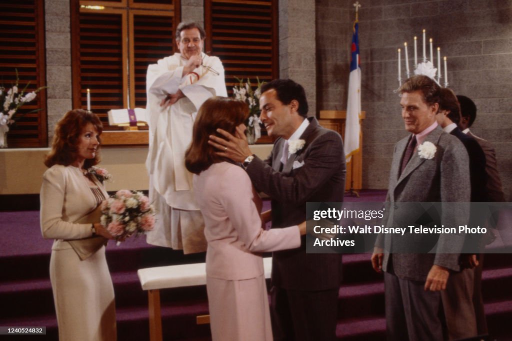Sean Mcclory Trisha Noble Richard Romanus Wendy Schaal Robert