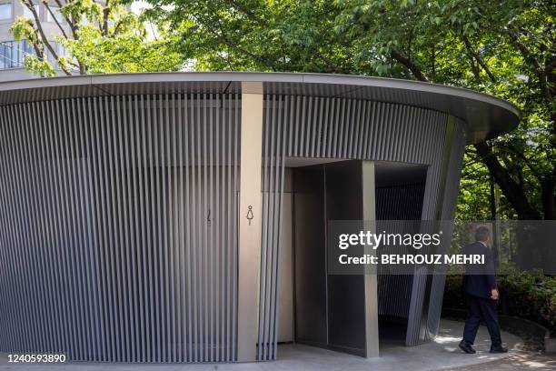 Japanese Human Toilet Photos And Premium High Res Pictures Getty Images