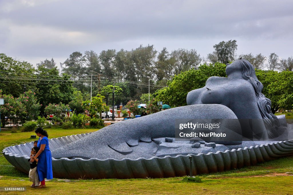 Giant sculpture of Sagarakanyaka by artist Kanayi Kunhiraman at the ... Giant sculpture of Sagarakanyaka by artist Kanayi Kunhiraman at the ...