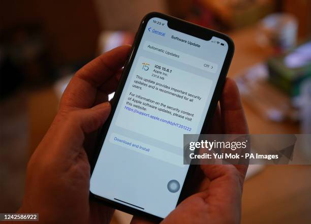 Iphone 11 Eng Photos And Premium High Res Pictures Getty Images