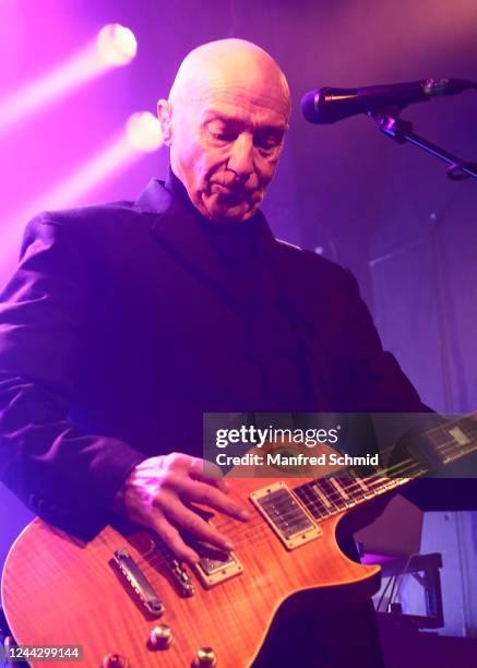 Midge Ure Photos And Premium High Res Pictures Getty Images