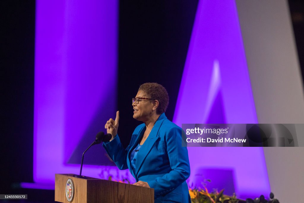 Karen Bass The First Woman Of Color To Serve As Mayor Of Los News