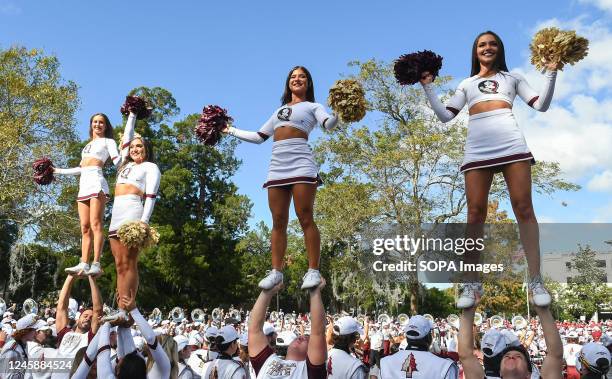 University Of Florida Cheerleaders Stock Fotos Und Bilder Getty Images