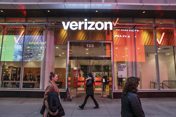 Verizon Q4 Encouraging Cash Flow But Watch The Debt And Cash Burn