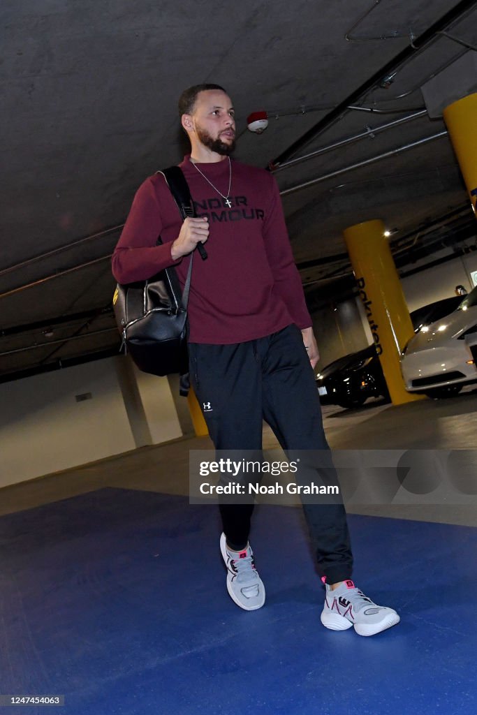 Stephen Curry Of The Golden State Warriors Arrives To The Arena News