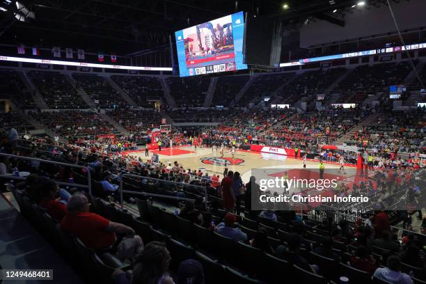 6822 Bert Ogden Arena Photos And High Res Pictures Getty Images