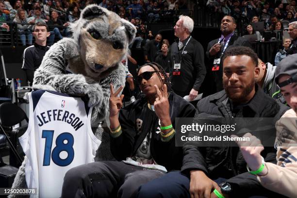 Timberwolves Mascot Photos And Premium High Res Pictures Getty Images