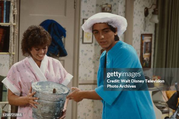 Erin Moran Scott Baio Appearing In The Abc Tv Series Joanie Loves