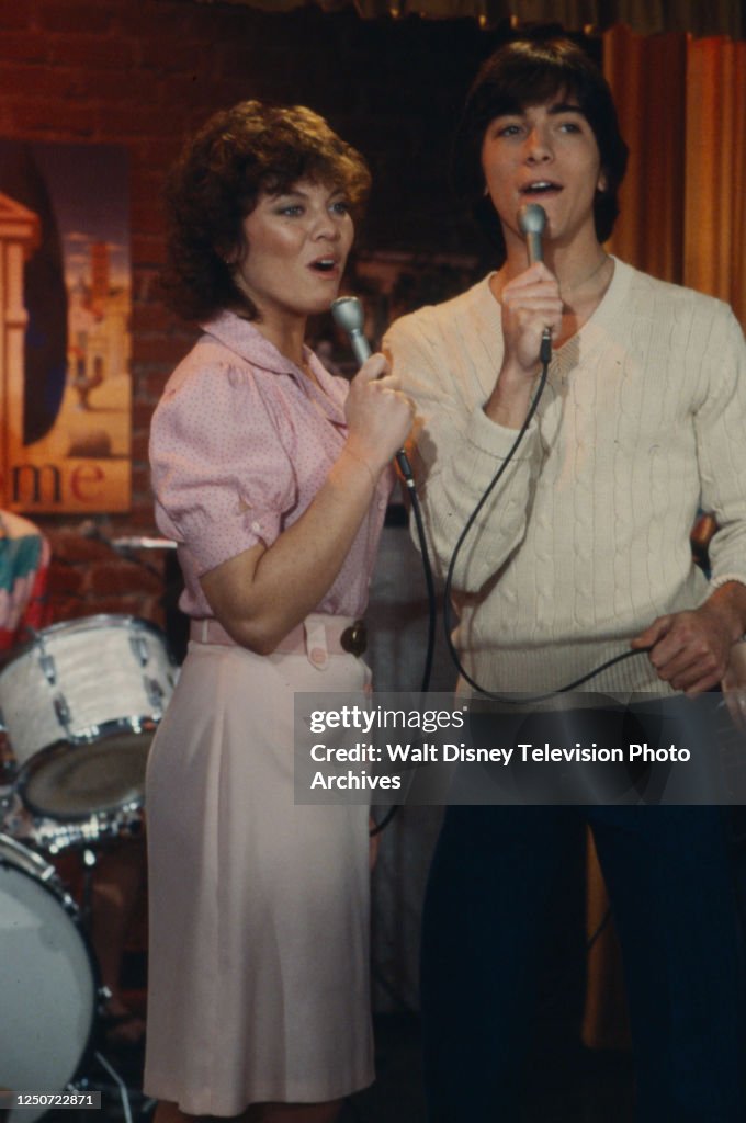 Erin Moran Scott Baio Appearing In The Abc Tv Series Joanie Loves