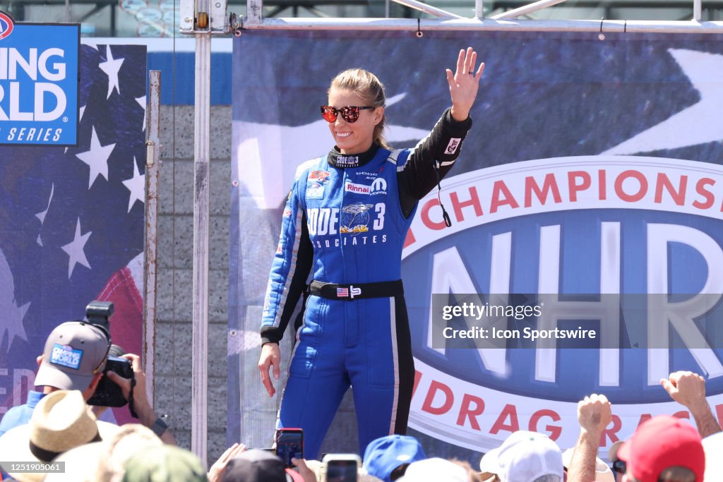 Leah Pruett Dodge Power Brokers Nhra Top Fuel Dragster Waves At The