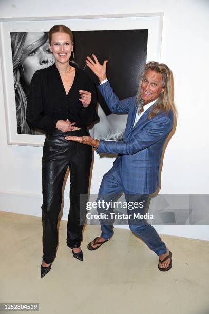 Toni Garrn Model Photos And Premium High Res Pictures Getty Images