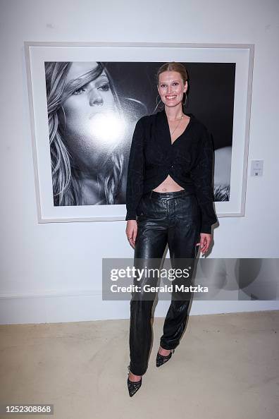 German Model Toni Garrn Attends The Vernissage Of Russell James At News Photo Getty Images