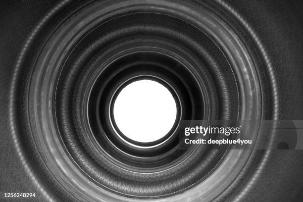 Inside of car tires 이미지 (1256248294) - 게티이미지뱅크