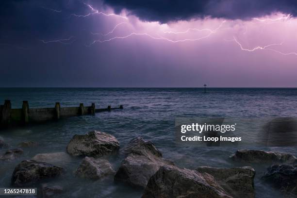 Lightning Channel Stock-Fotos und Bilder - Getty Images Lightning Channel Stock-Fotos und Bilder - Getty Images