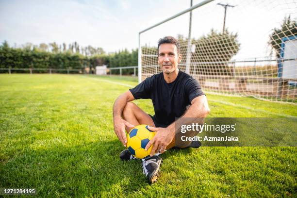 Soccer Player Sit Photos And Premium High Res Pictures Getty Images