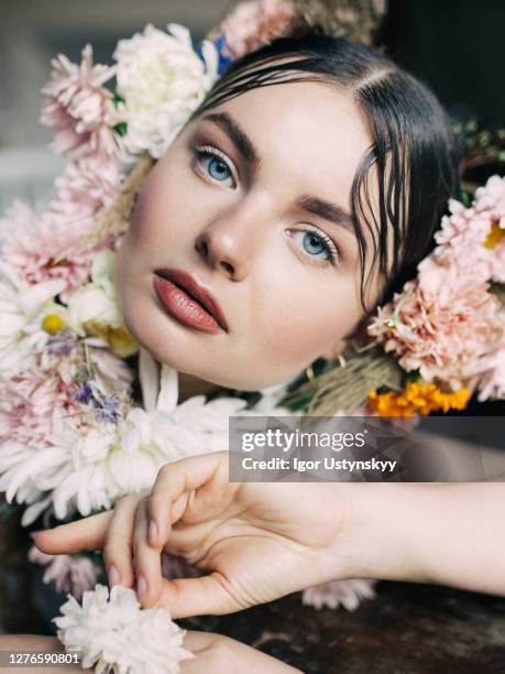 Gorgeous Nude Models Photos Et Images De Collection Getty Images
