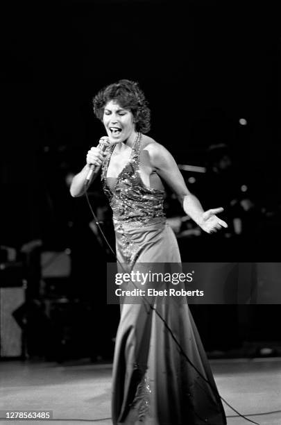 1203 Helen Reddy Photos And High Res Pictures Getty Images